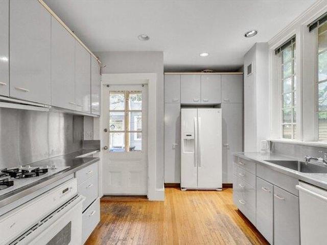 house with 6 bedroom, Brookline MA ES105258187
