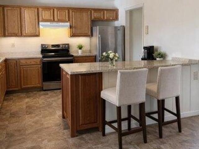 house with 6 bedroom, Branford CT DLS102258097