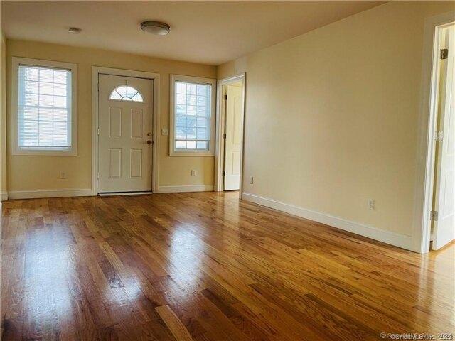 house with 6 bedroom, Branford CT ES105192769