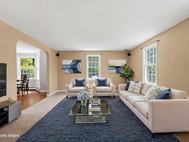 house with 6 bedroom, Bridgewater MA ES104512001