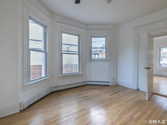 house with 6 bedroom, Bridgeport CT DS104262145