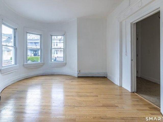 house with 6 bedroom, Bridgeport CT DS103099640
