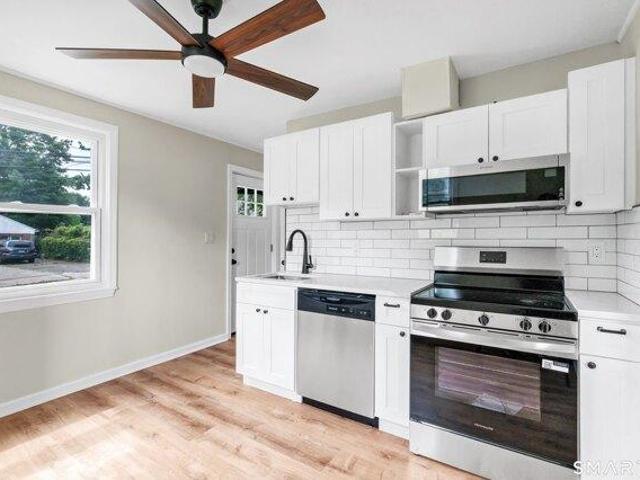 house with 6 bedroom, Bridgeport CT ES104263775