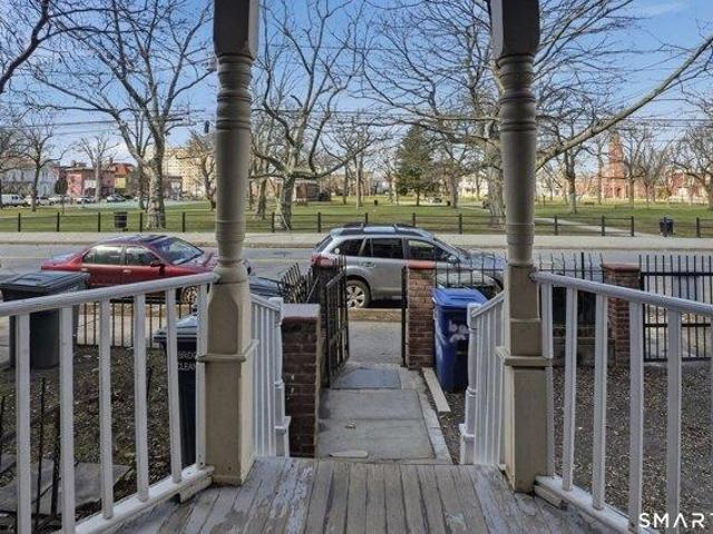 house with 6 bedroom, Bridgeport CT ES104263845