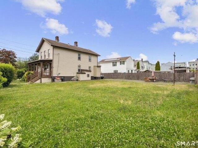 house with 6 bedroom, Bridgeport CT ES105113290