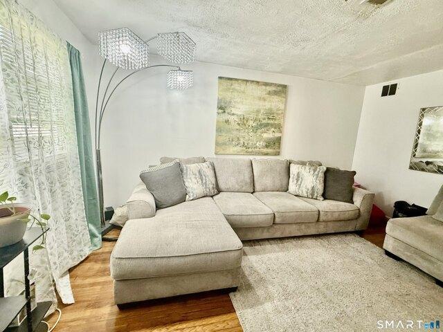 house with 6 bedroom, Bridgeport CT ES105173872