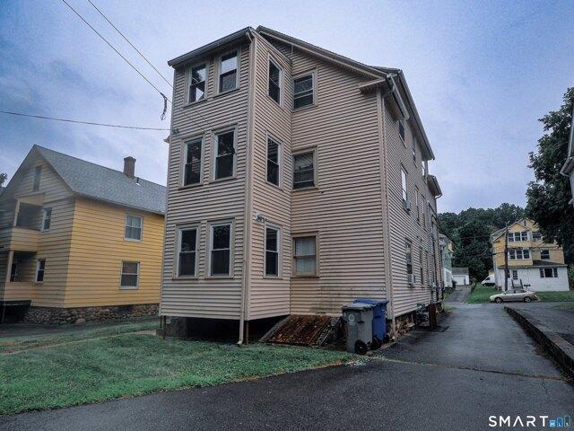 house with 6 bedroom, Bristol CT ES105127643