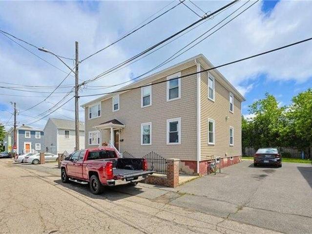 house with 6 bedroom, Bristol RI DS104408979