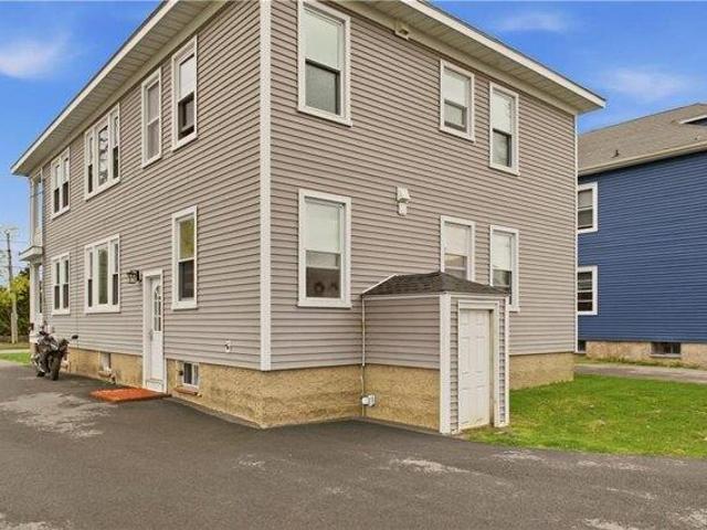 house with 6 bedroom, Bristol RI ES103188680