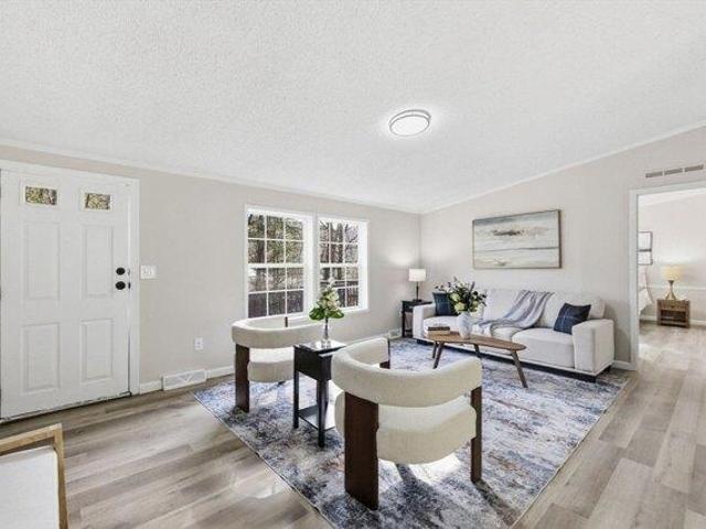house with 6 bedroom, Buckland MA DLS102708176