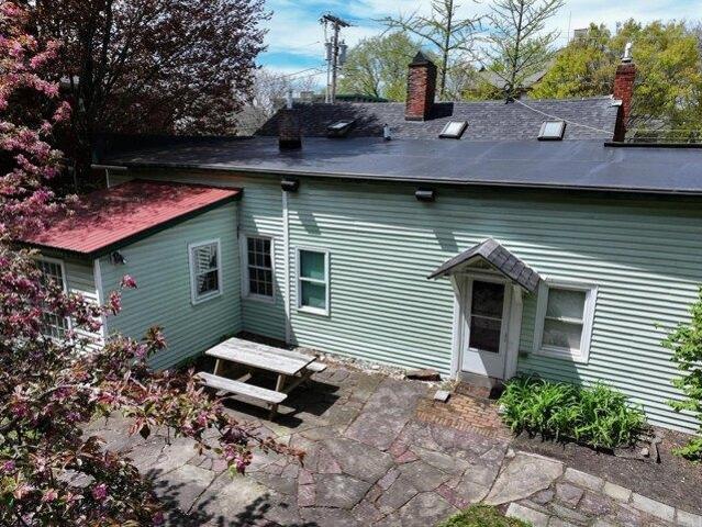 house with 6 bedroom, Burlington VT DLS102595271