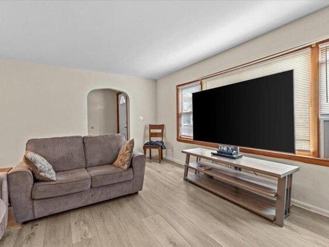 house with 6 bedroom, Burlington VT ES105127701