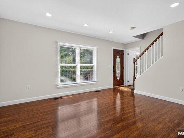 house with 6 bedroom, Butler NJ ES104539320