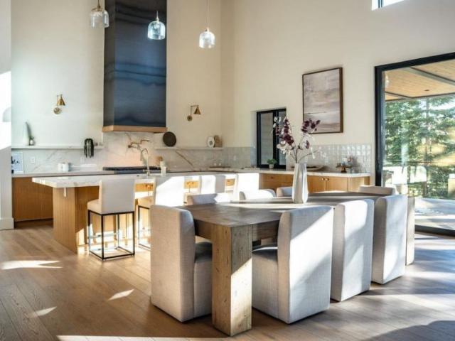 house with 6 bedroom, CA CA DLS97735284