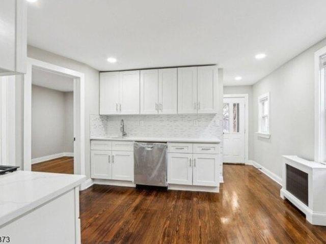 house with 6 bedroom, Carteret NJ DLS102284071