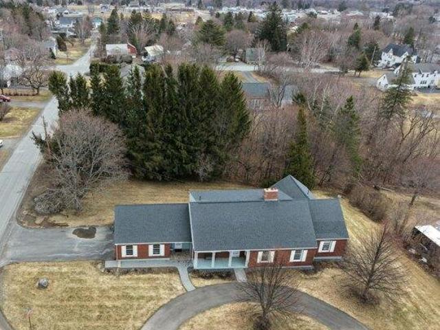 house with 6 bedroom, Caribou ME DLS102448012