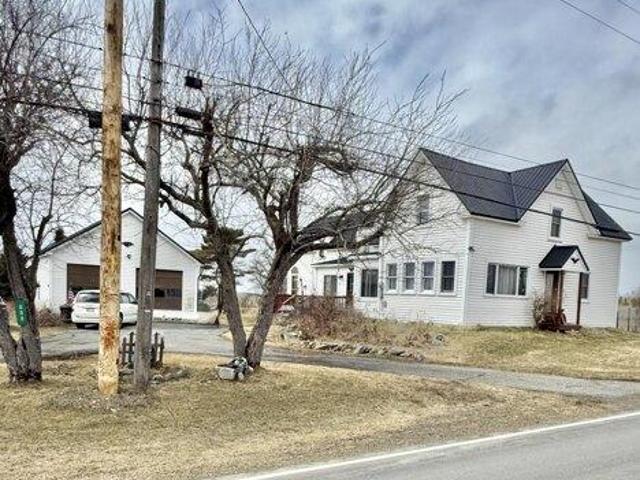 house with 6 bedroom, Caribou ME ES104649730