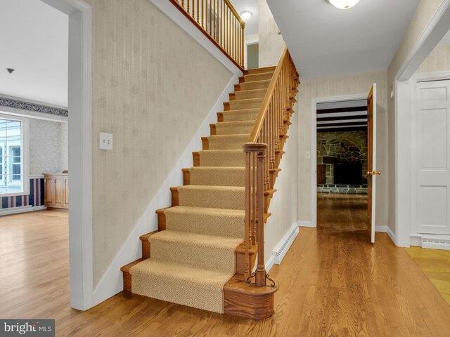 house with 6 bedroom, Carlisle PA ES104902314