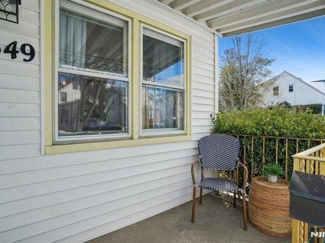 house with 6 bedroom, Carlstadt NJ DS104191778