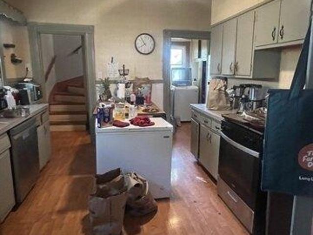 house with 6 bedroom, Chelsea MA ES104568925
