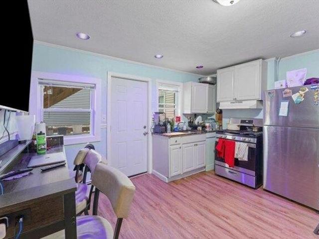 house with 6 bedroom, Chelsea MA ES105106442