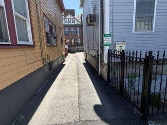house with 6 bedroom, Chelsea MA ES103248621