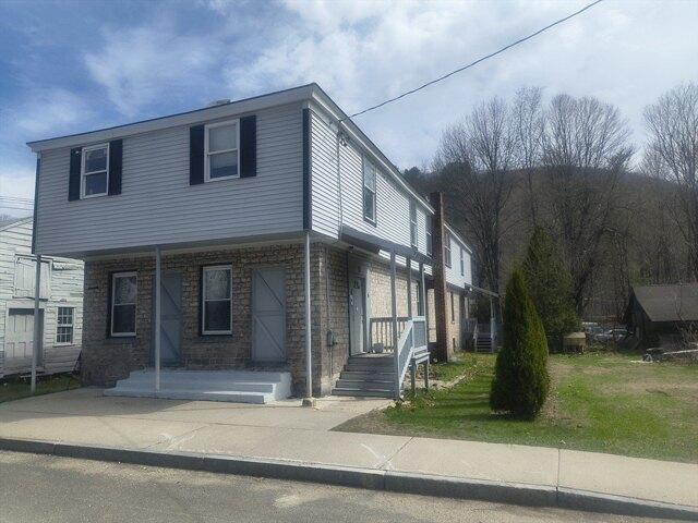 house with 6 bedroom, Chester MA ES103250630