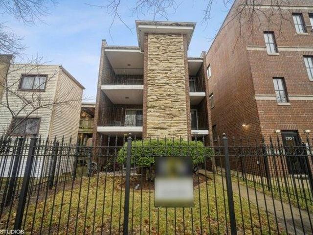 house with 6 bedroom, Chicago IL DLS88247513