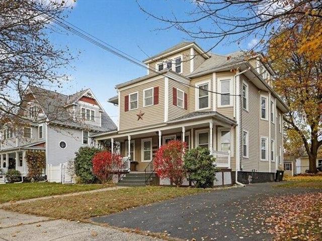 house with 6 bedroom, Chicopee MA DLS102635416