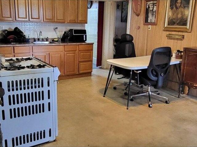 house with 6 bedroom, Chicopee MA DS103807244