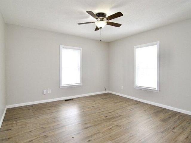 house with 6 bedroom, Chicopee MA DS104151769