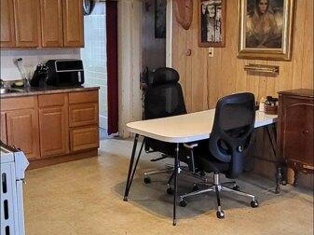 house with 6 bedroom, Chicopee MA ES105040686