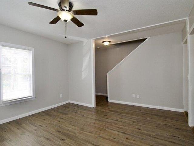 house with 6 bedroom, Chicopee MA ES105092459
