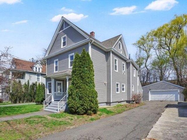 house with 6 bedroom, Chicopee MA ES105013598