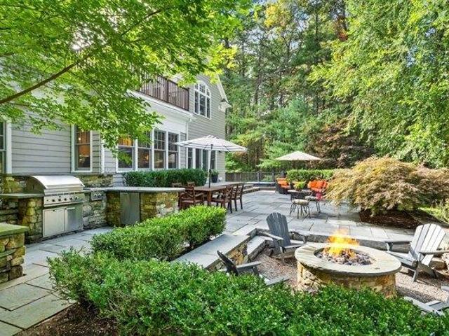 house with 6 bedroom, Concord MA DLS102061323