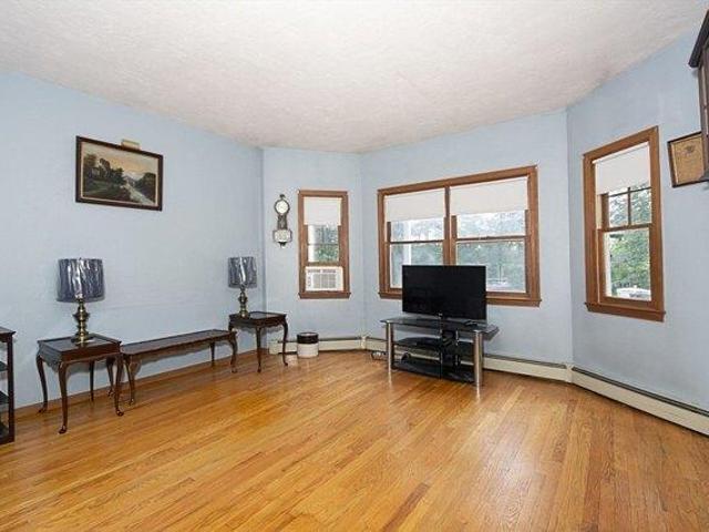house with 6 bedroom, Concord MA ES104079430