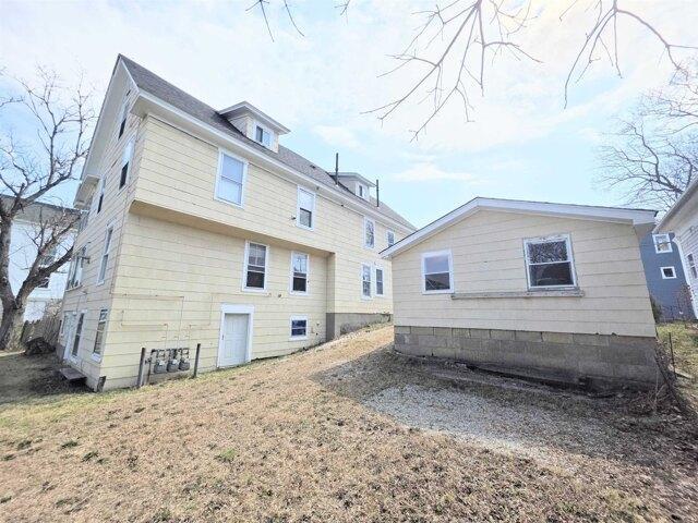house with 6 bedroom, Concord NH ES103247593
