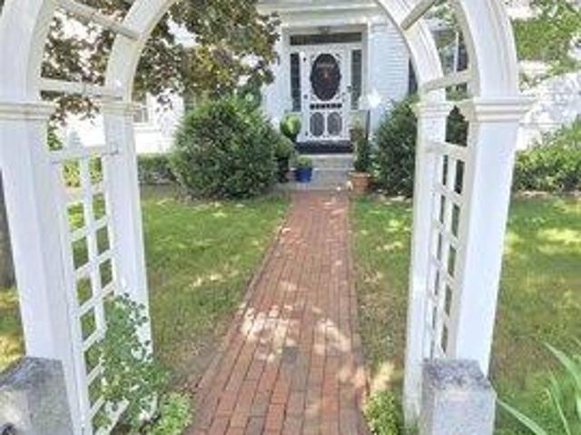house with 6 bedroom, Concord NH ES103851402