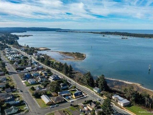 house with 6 bedroom, Coos Bay OR DS89640054