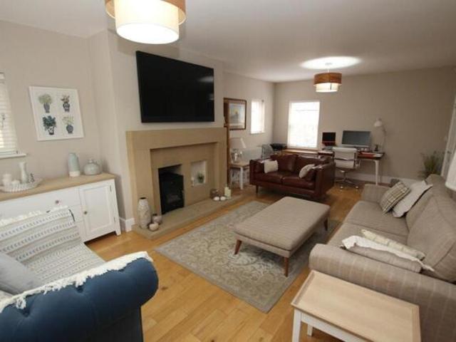 House With 6 Bedroom County Durham County Durham ELS87734521