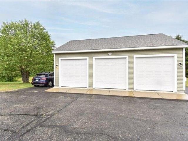 house with 6 bedroom, Coventry RI ES103887179