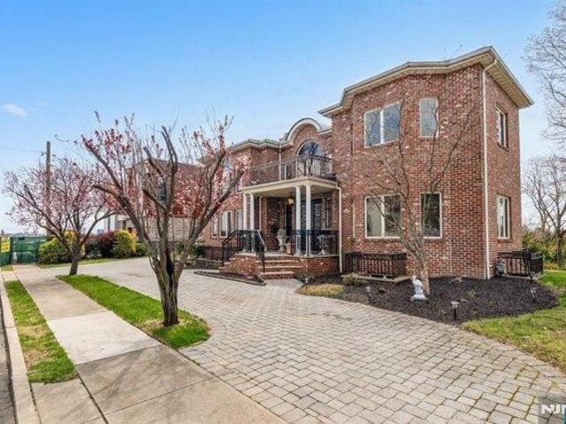 house with 6 bedroom, Cliffside Park NJ DLS101660729