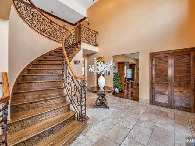 house with 6 bedroom, Cliffside Park NJ ES104850683