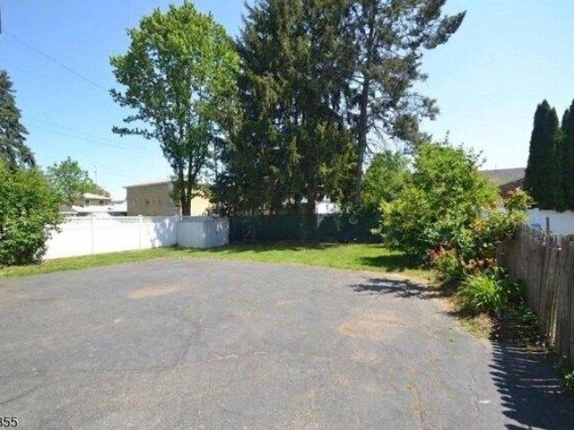 house with 6 bedroom, Clifton NJ DLS102726730