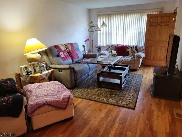 house with 6 bedroom, Clifton NJ DS104113847