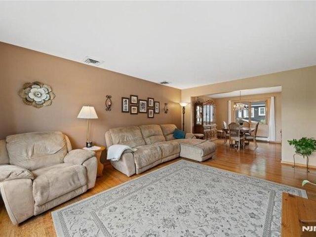 house with 6 bedroom, Clifton NJ ES103124927