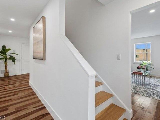 house with 6 bedroom, Cranford NJ ES104351135