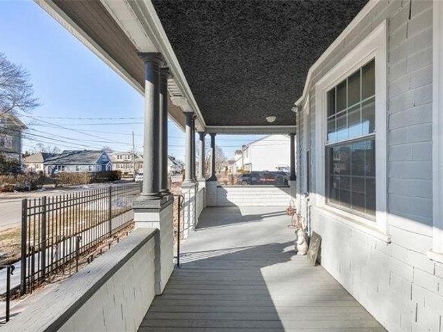 house with 6 bedroom, Cranston RI DLS102155595