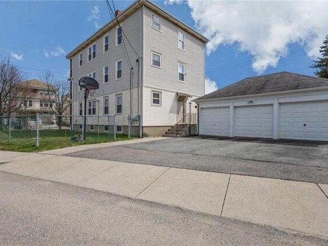 house with 6 bedroom, Cranston RI DS102595801