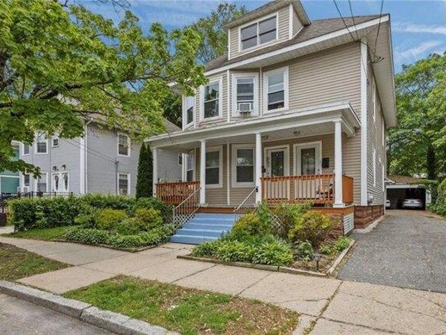 house with 6 bedroom, Cranston RI DS103620092